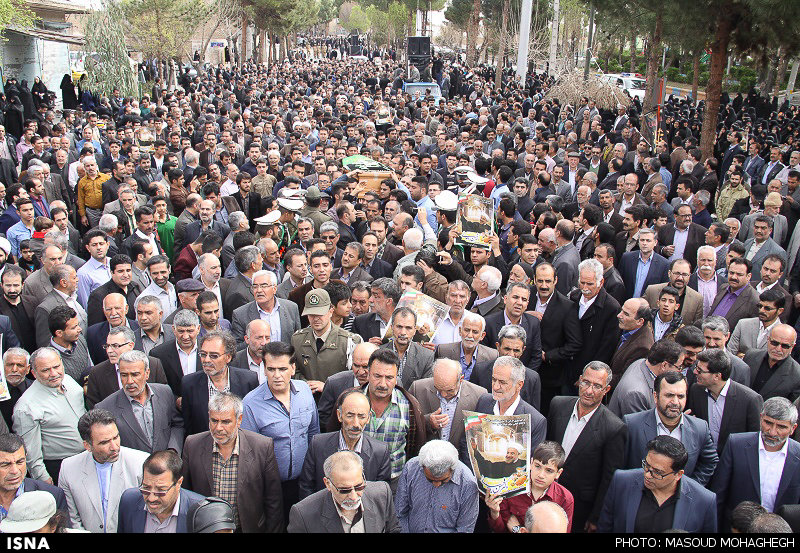 تشییع پیکر مادر روحانی (+عکس)